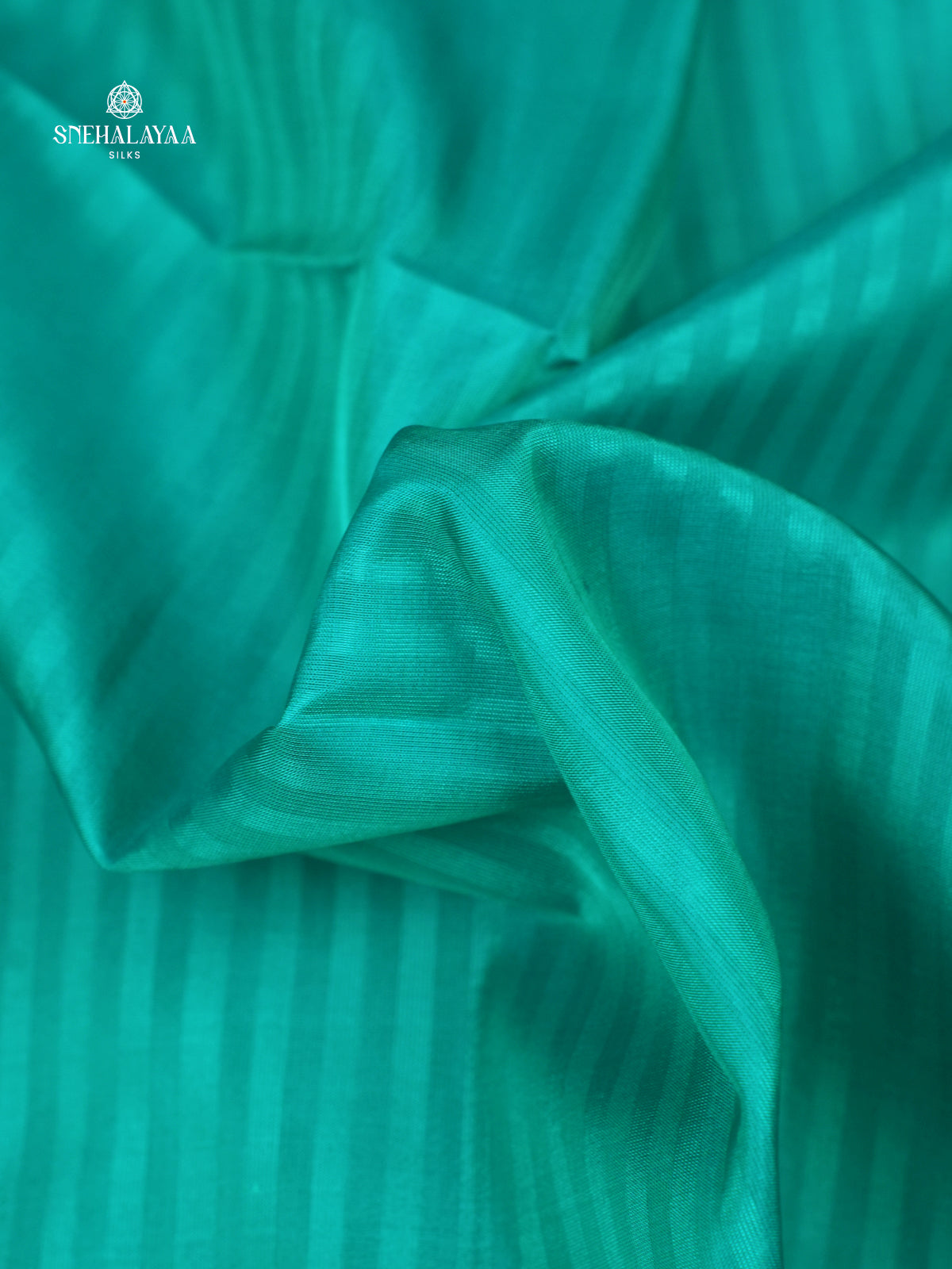 Ocean Blue Borderless Kanjivaram Soft Silk Saree – Snehalayaa Silks